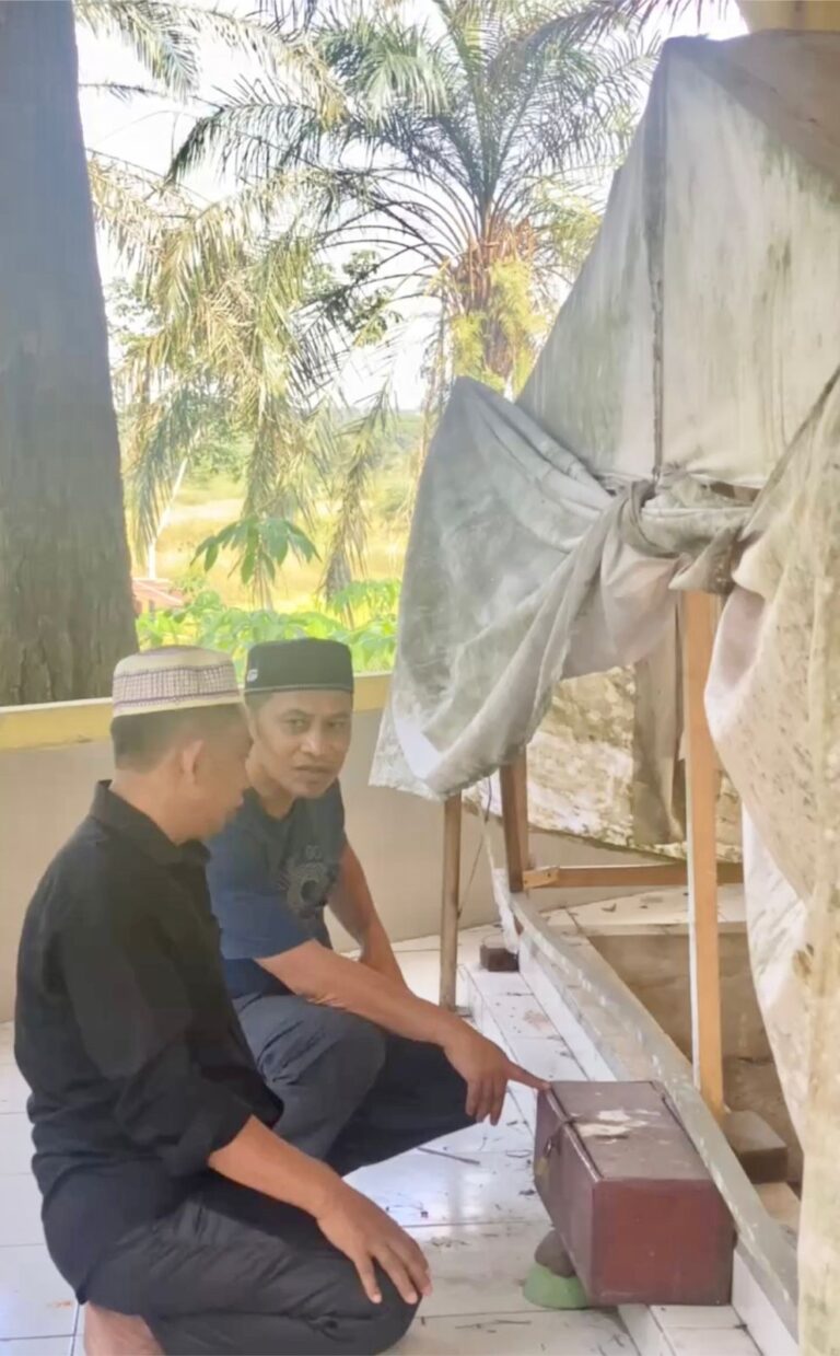 Ziarah Makam Keramat Datuk Berdarah Putih Suku Sakai – Fakta Nusantara Raya